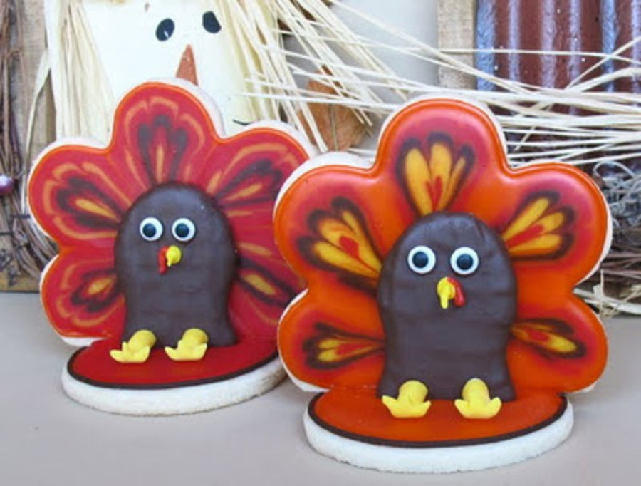 3-D Turkey Cookie Tutorial - CakeCentral.com