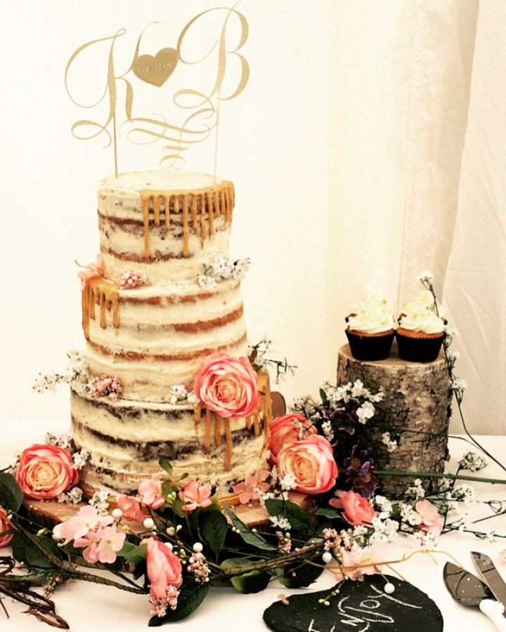 Gutted: Wedding Cake Collapsed - CakeCentral.com