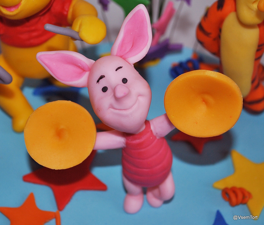 Small Orchestra - CakeCentral.com