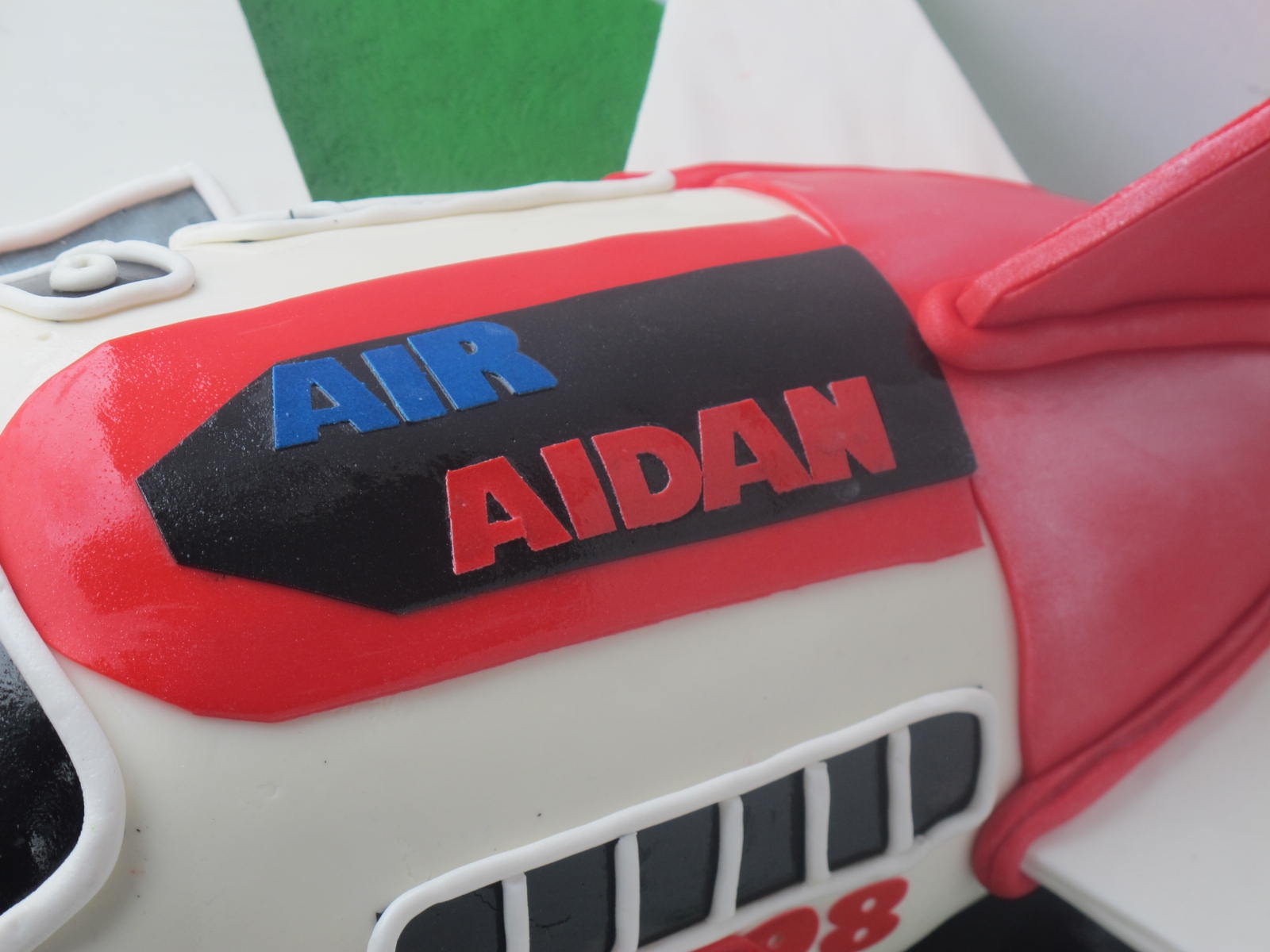 My First Airplane Cake - CakeCentral.com