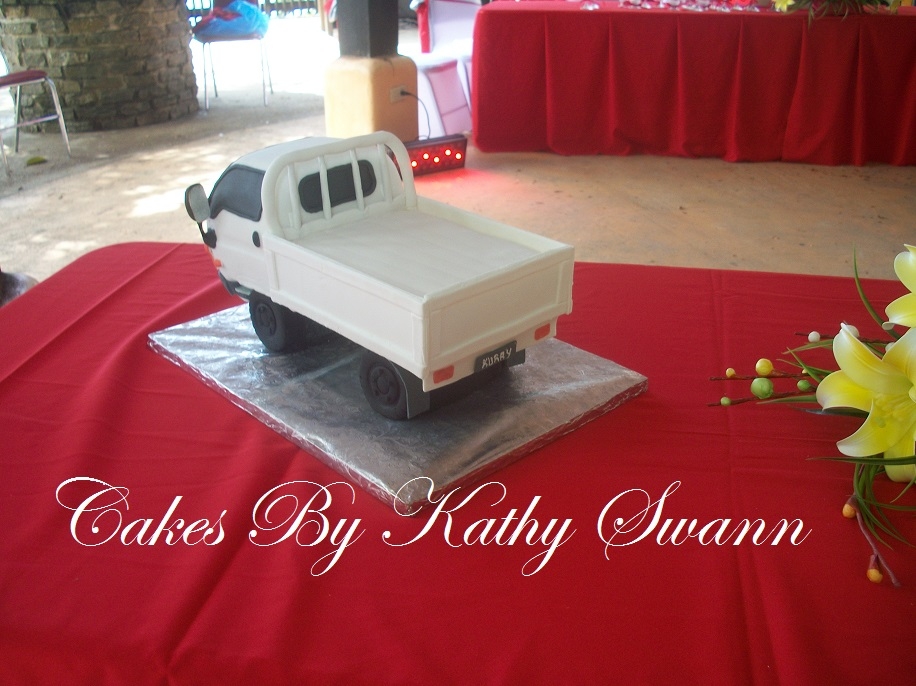 Hyundai Truck Groom Cake - CakeCentral.com