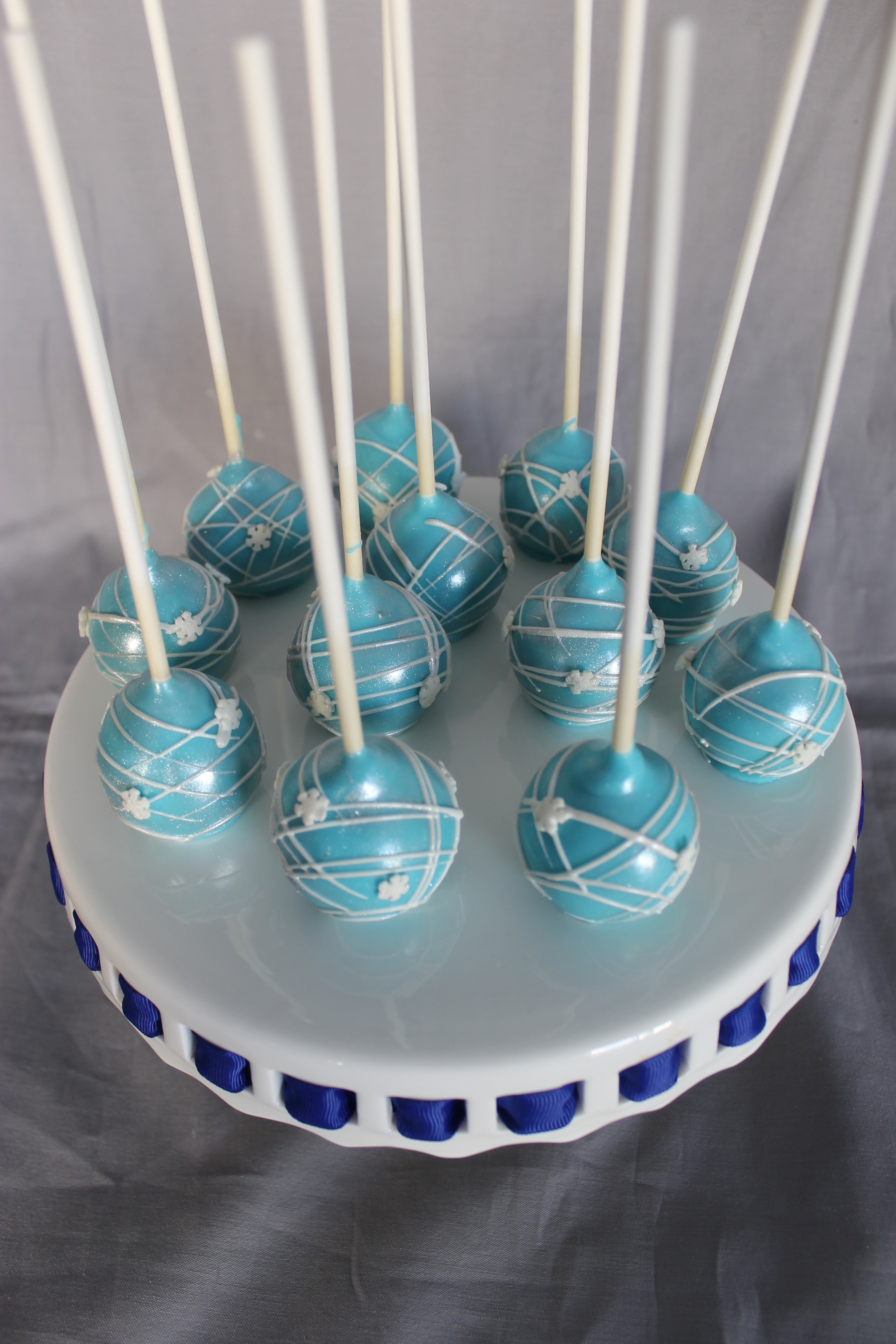 Disney's Frozen Cake Pops - CakeCentral.com