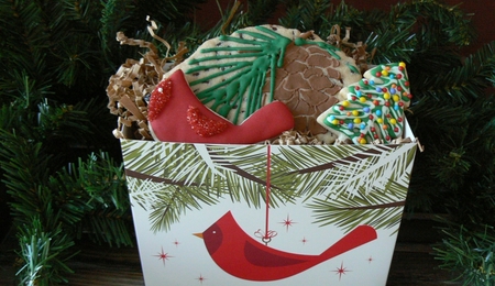 Christmas Cardinals And Snowflakes - CakeCentral.com