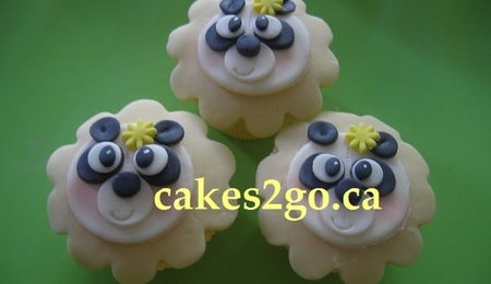Panda Cupcake - CakeCentral.com