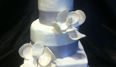 Great Gatsby Wedding Cake With Sugar Magnolia And Edible Silver Leaf - CakeCentral.com