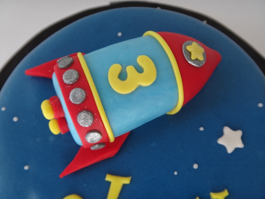 Rocket Ship - CakeCentral.com