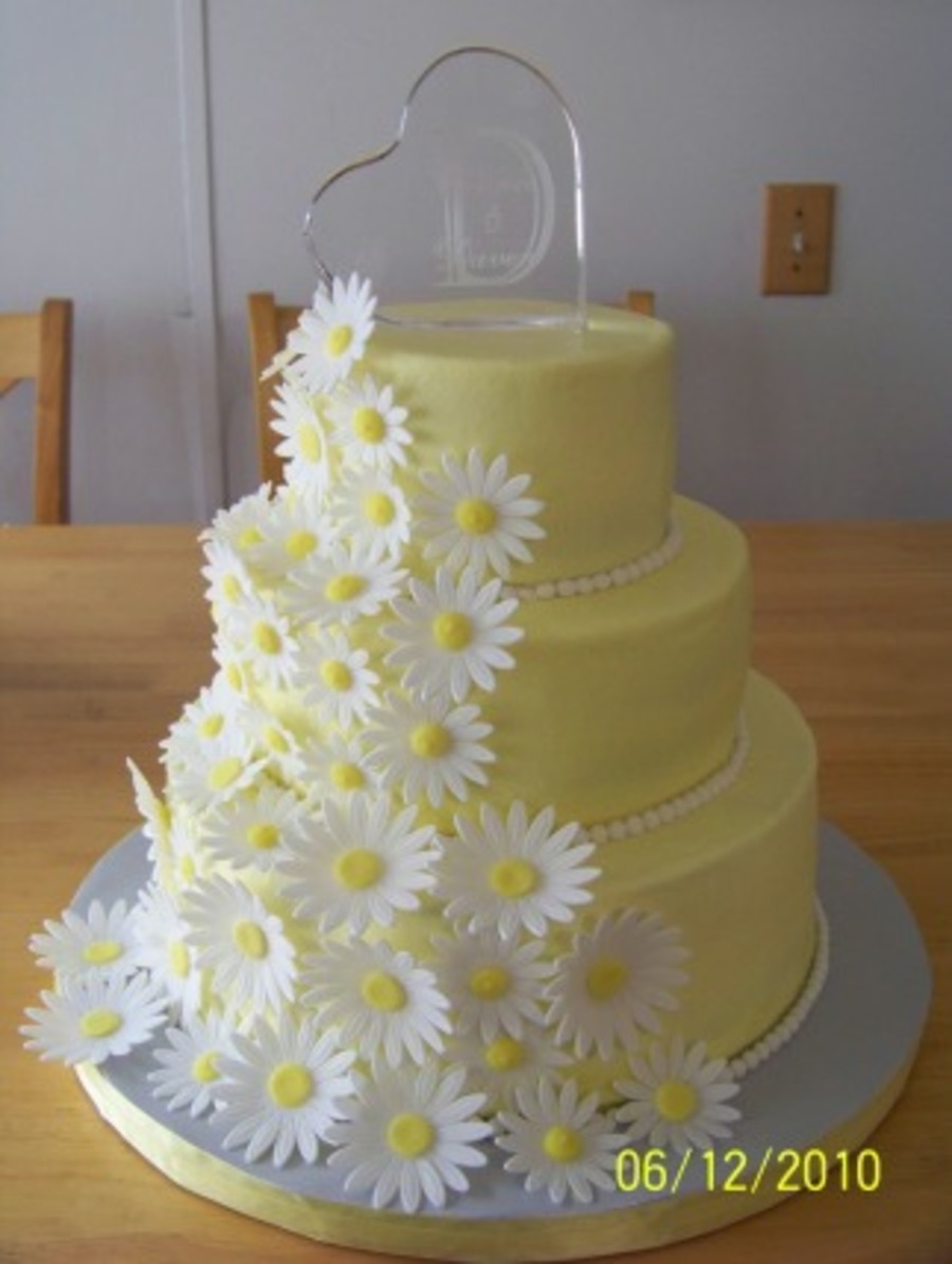 Daisy Cake - CakeCentral.com