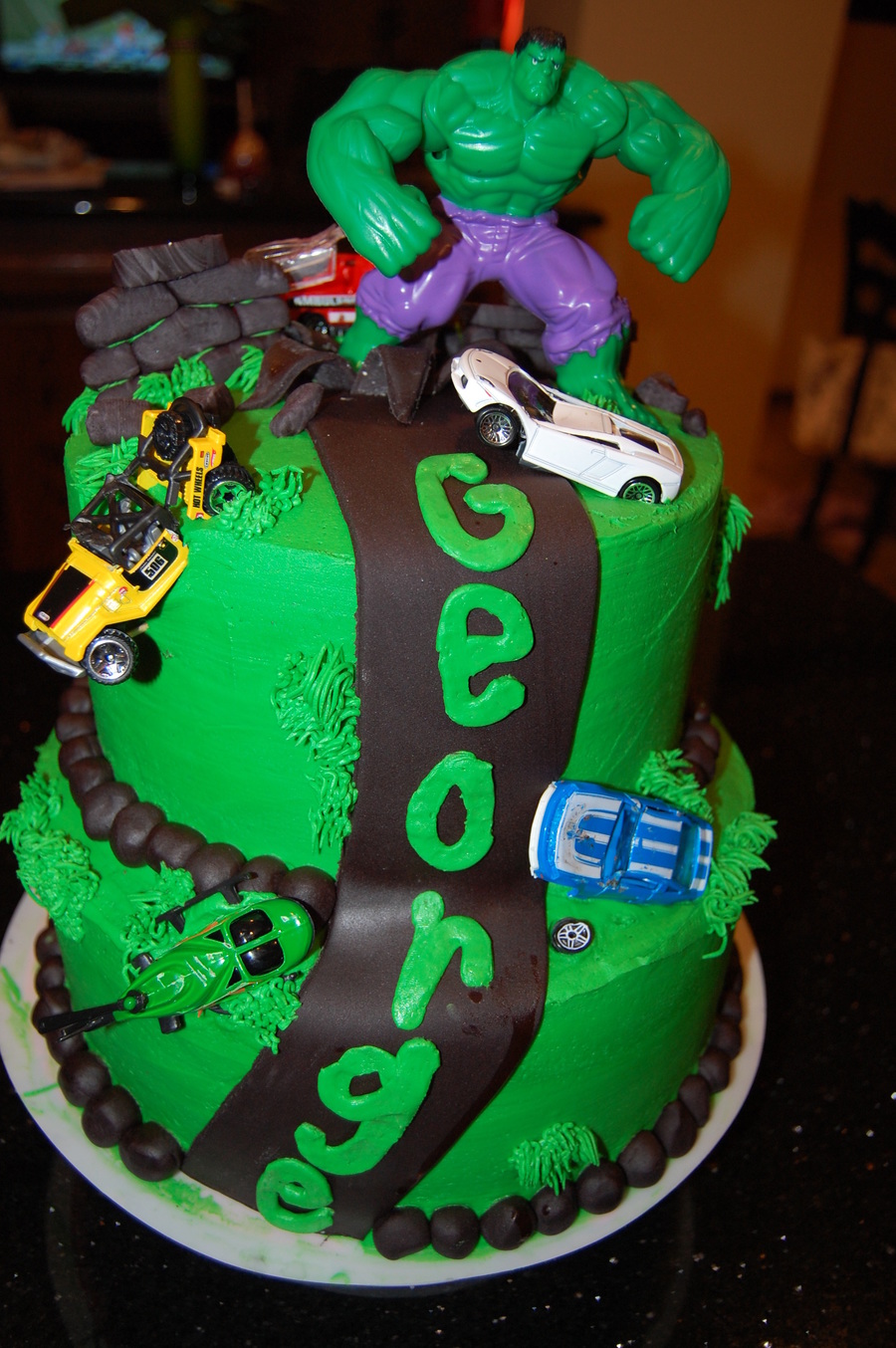 Hulk Cake - CakeCentral.com