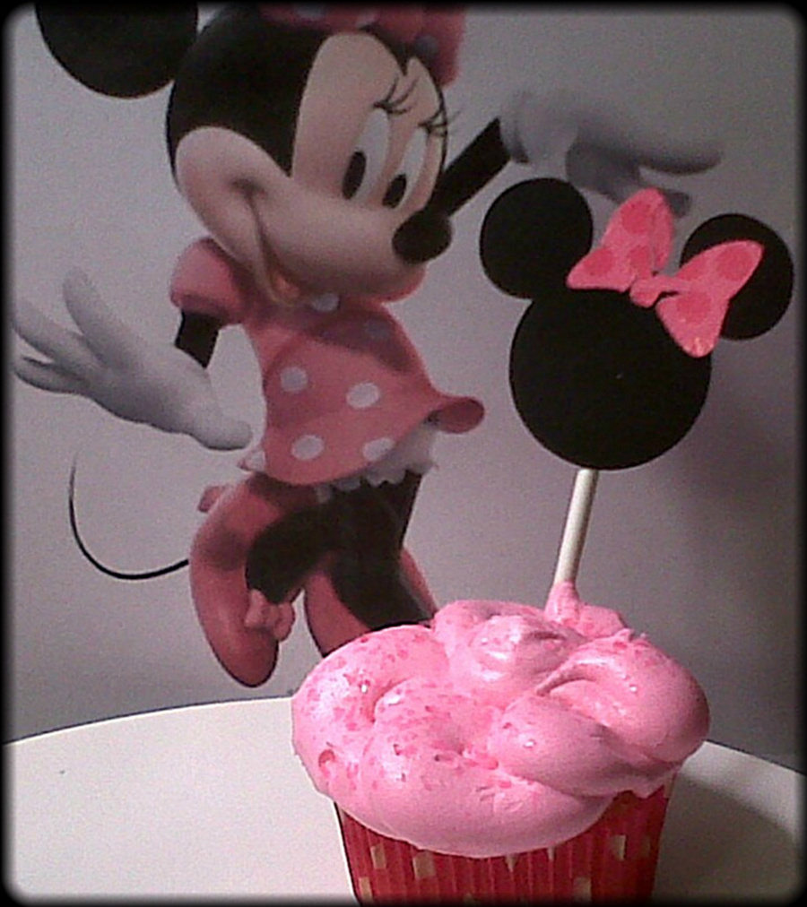Minnie Mouse Fun! - CakeCentral.com