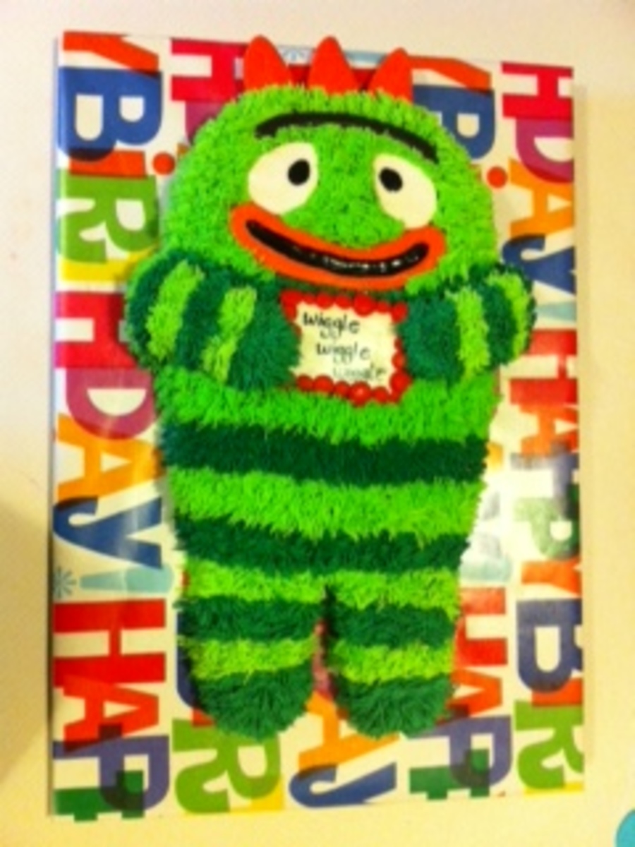 Brobee 2D Cake - CakeCentral.com