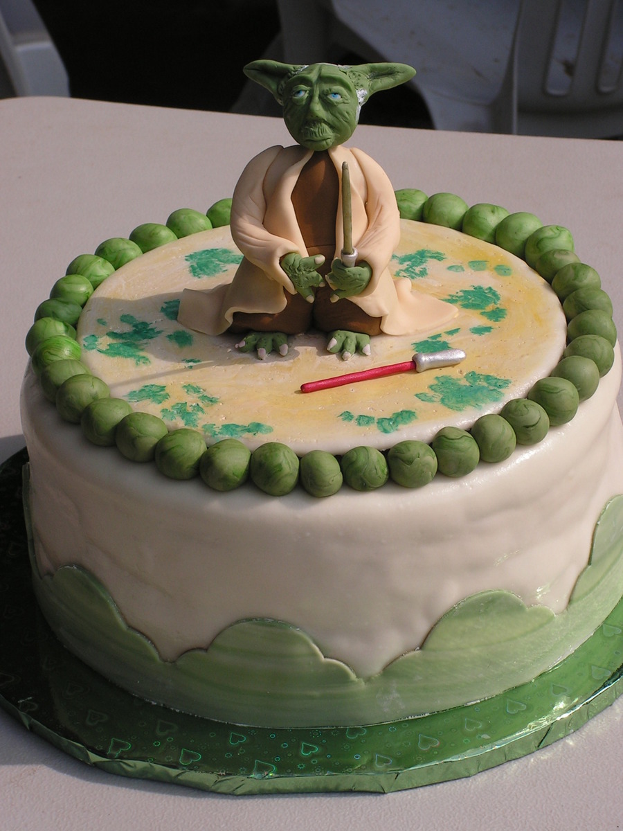 Yoda Cake - CakeCentral.com