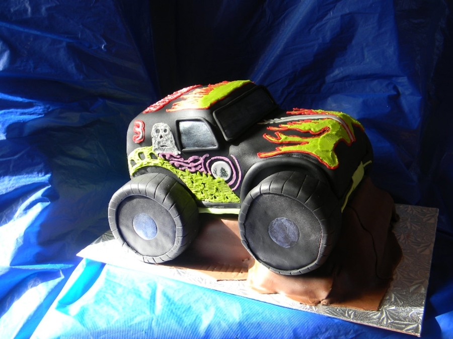 Grave Digger Monster Truck - CakeCentral.com