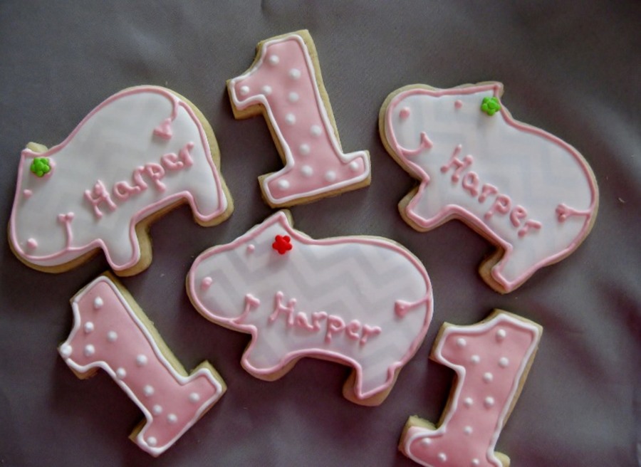 Harper's Hippos Cookies - CakeCentral.com