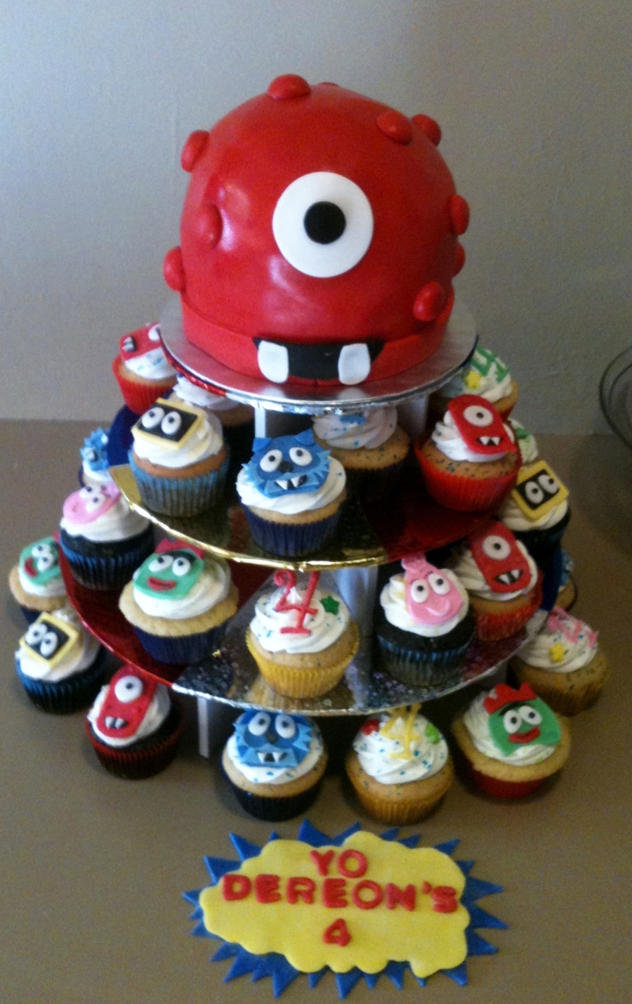Muno Cupcake Tree - CakeCentral.com