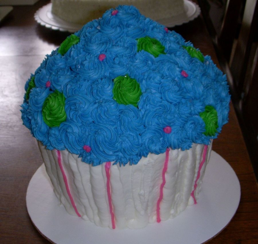 Giant Cupcake - CakeCentral.com