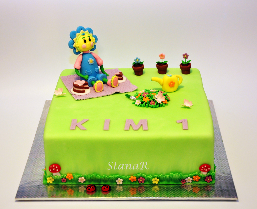 Fifi - CakeCentral.com