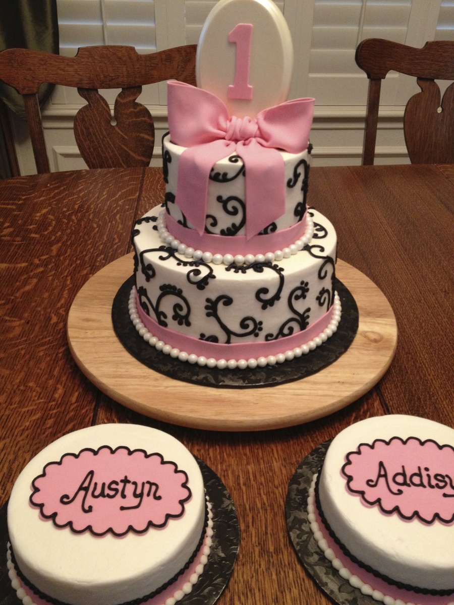 Twins 1St Birthday - CakeCentral.com