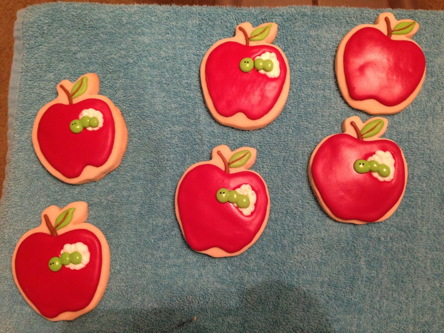 Apple With Worm - CakeCentral.com