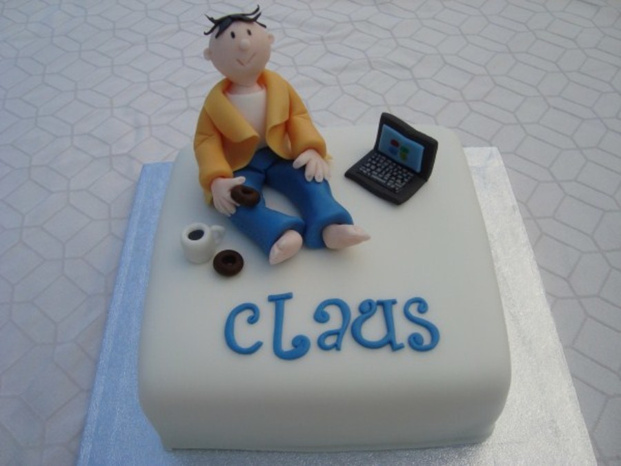 Boy And His Computer - CakeCentral.com