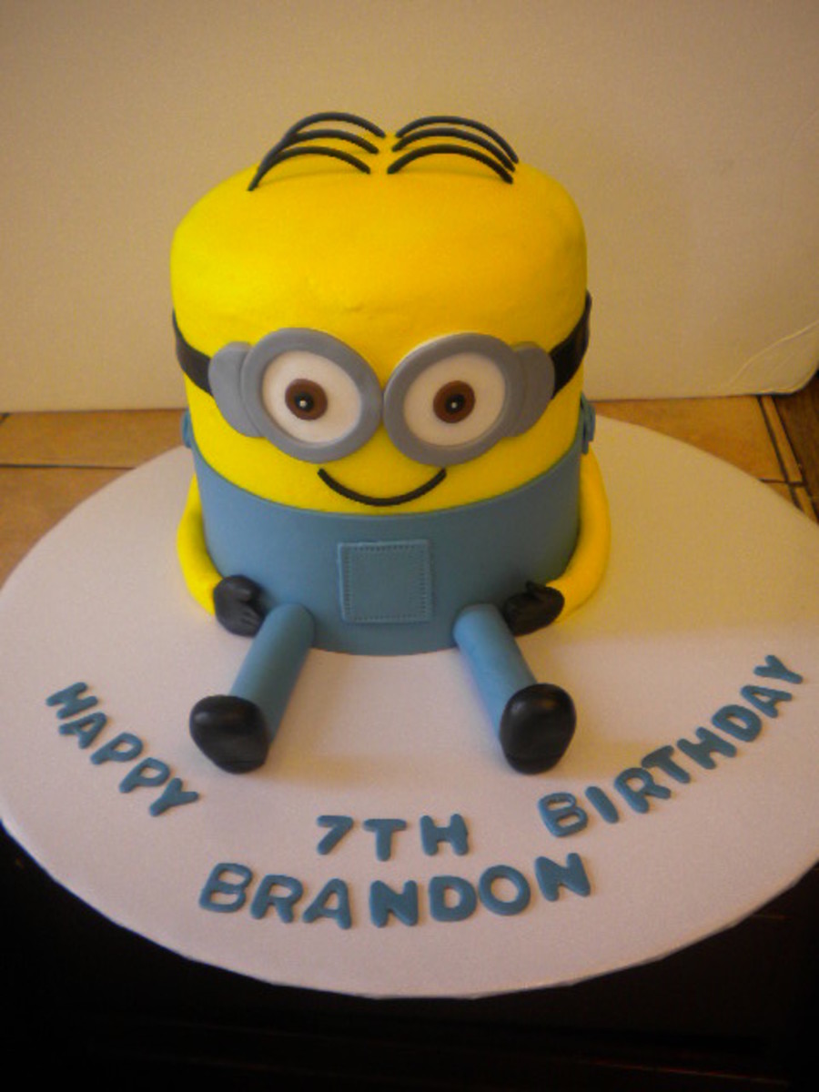 Minion Cake - CakeCentral.com