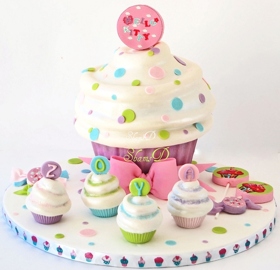 Giant Cupcake Cake - CakeCentral.com