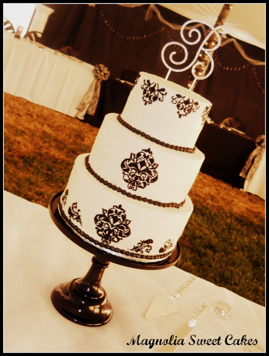 Damask - CakeCentral.com