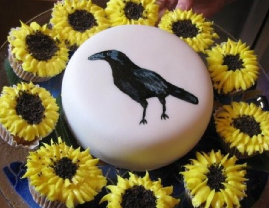 Raven - CakeCentral.com