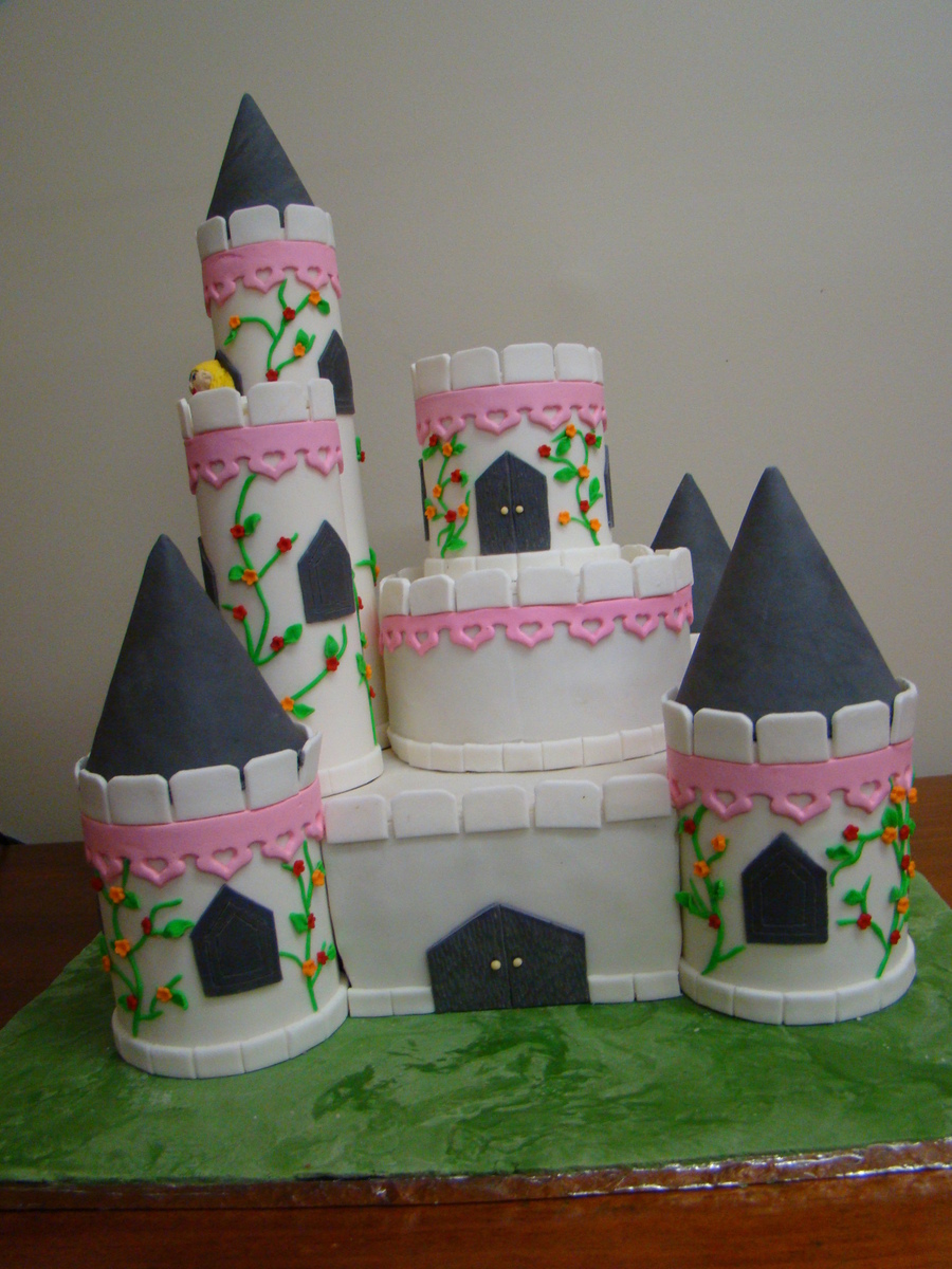 Castle - CakeCentral.com
