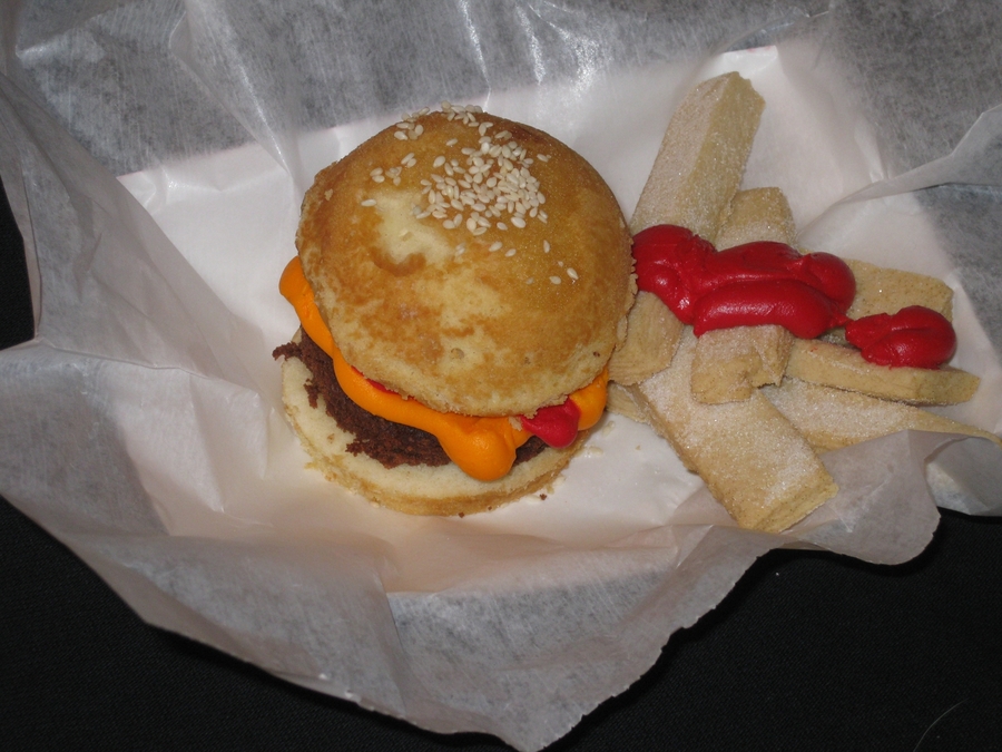 Burger Cupcakes - CakeCentral.com