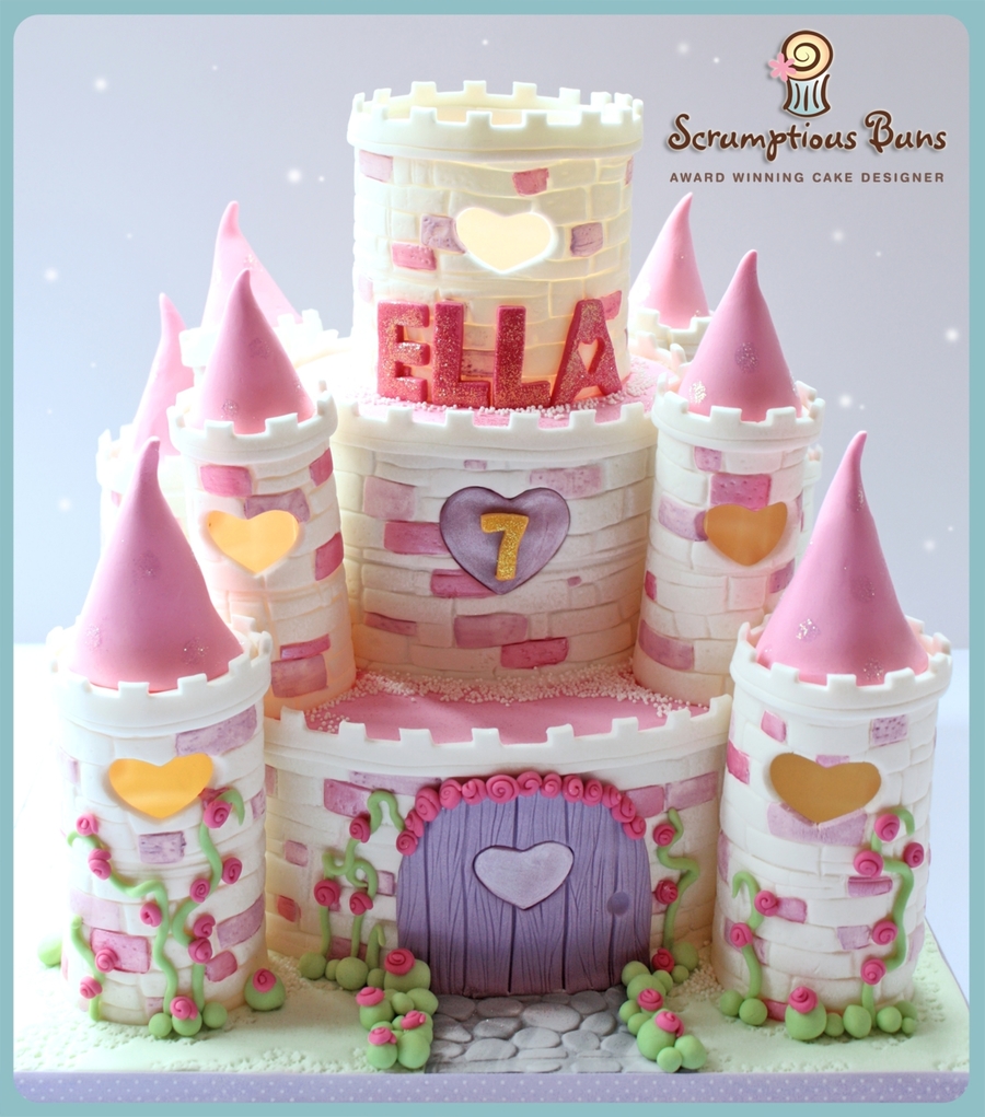 Ella's Castle - CakeCentral.com