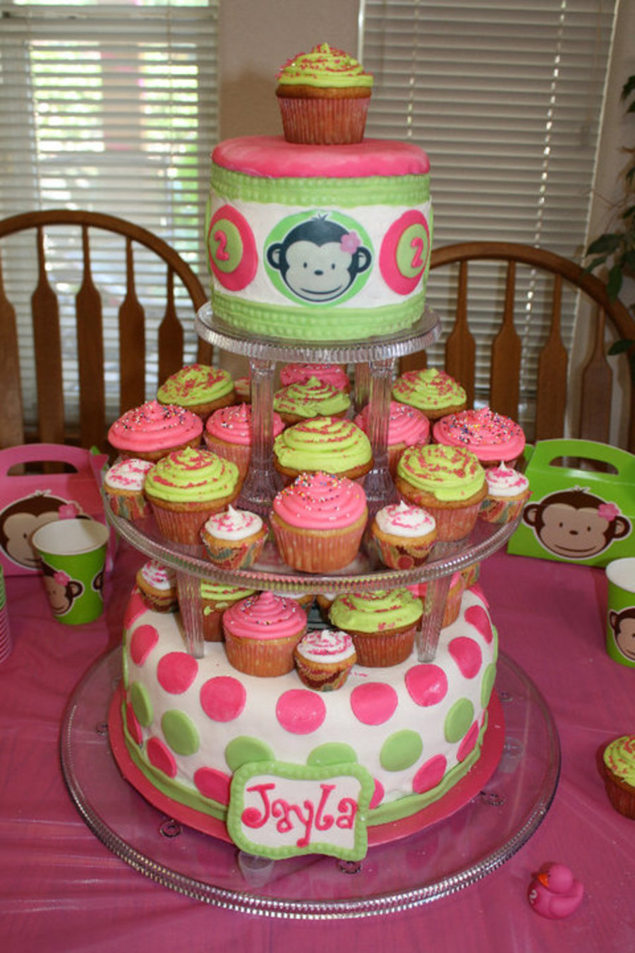 Mod Monkey Cake - CakeCentral.com