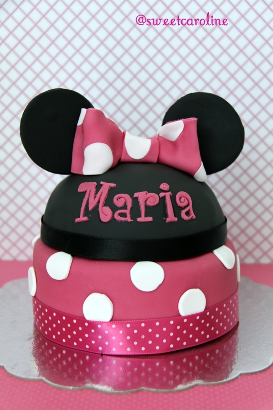 Minnie's Head - CakeCentral.com