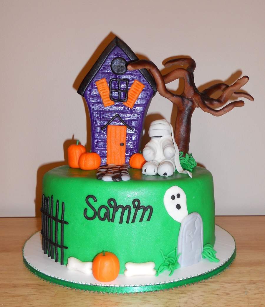 Haunted House - CakeCentral.com
