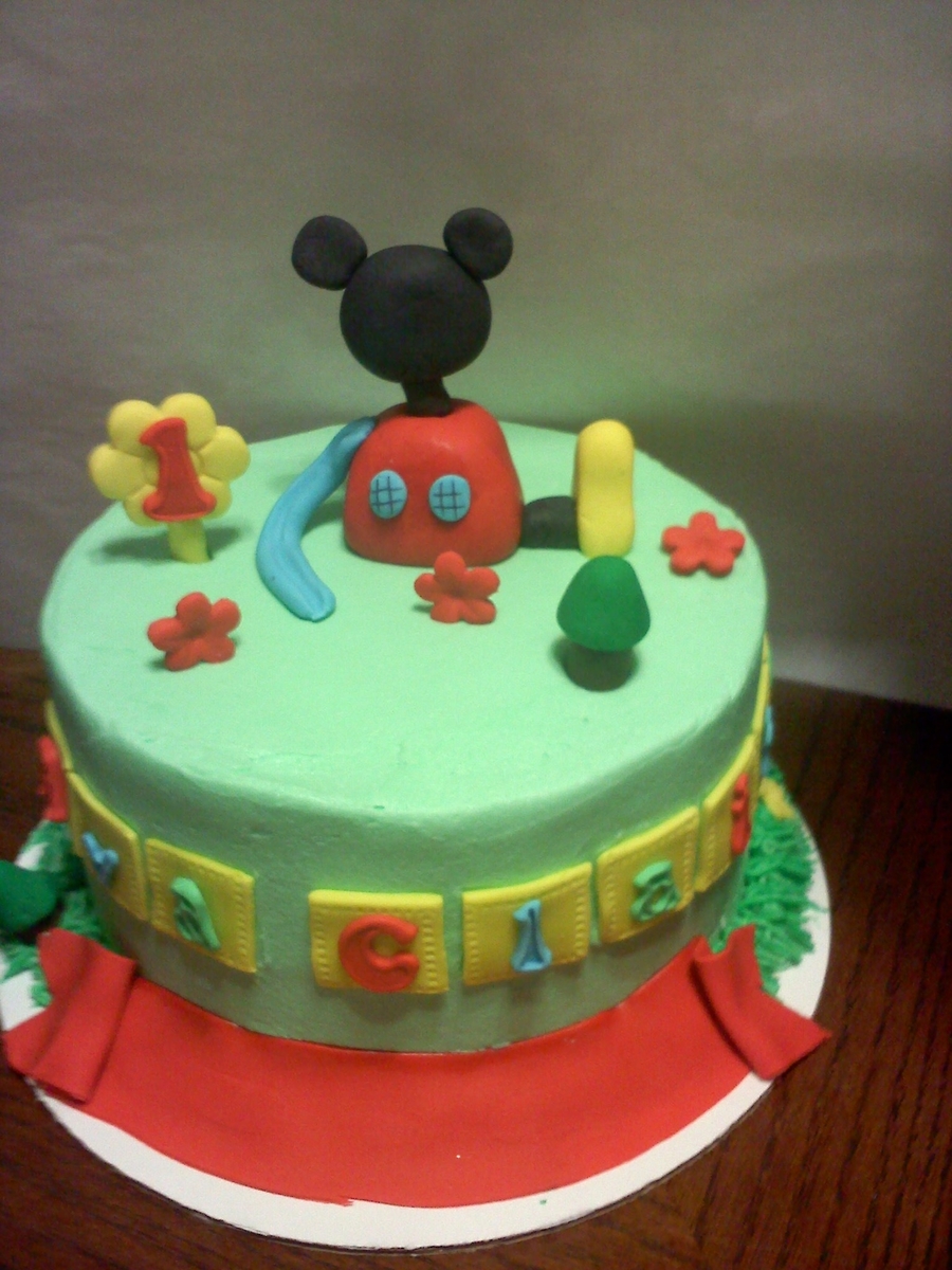 Mini Mickey Mouse Club House Cake - CakeCentral.com