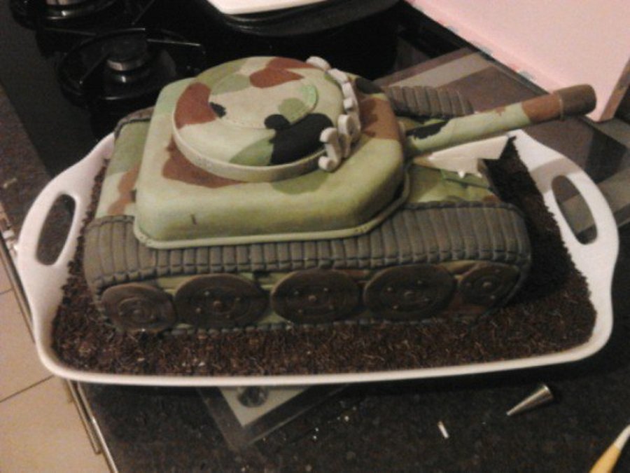 Tank Cake - CakeCentral.com