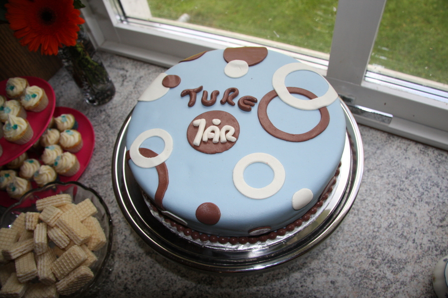 Blue Chocolate Cake - CakeCentral.com