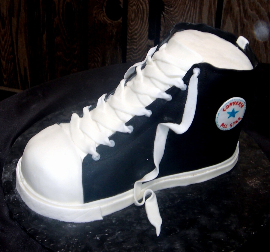 Converse Cake - CakeCentral.com