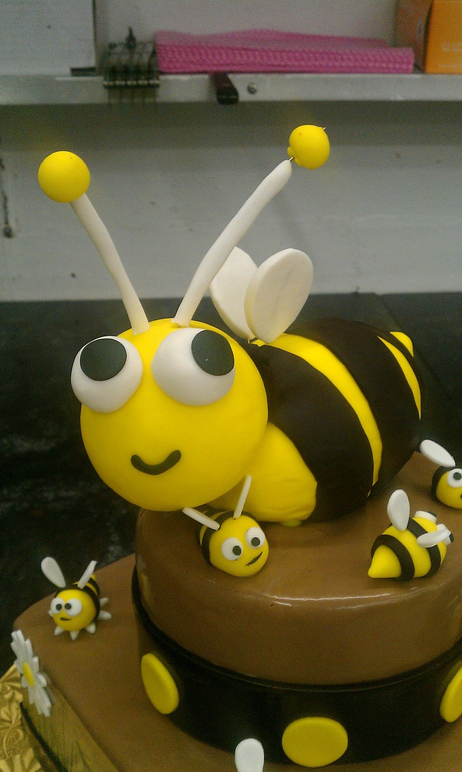Bumble Bee Cake - CakeCentral.com