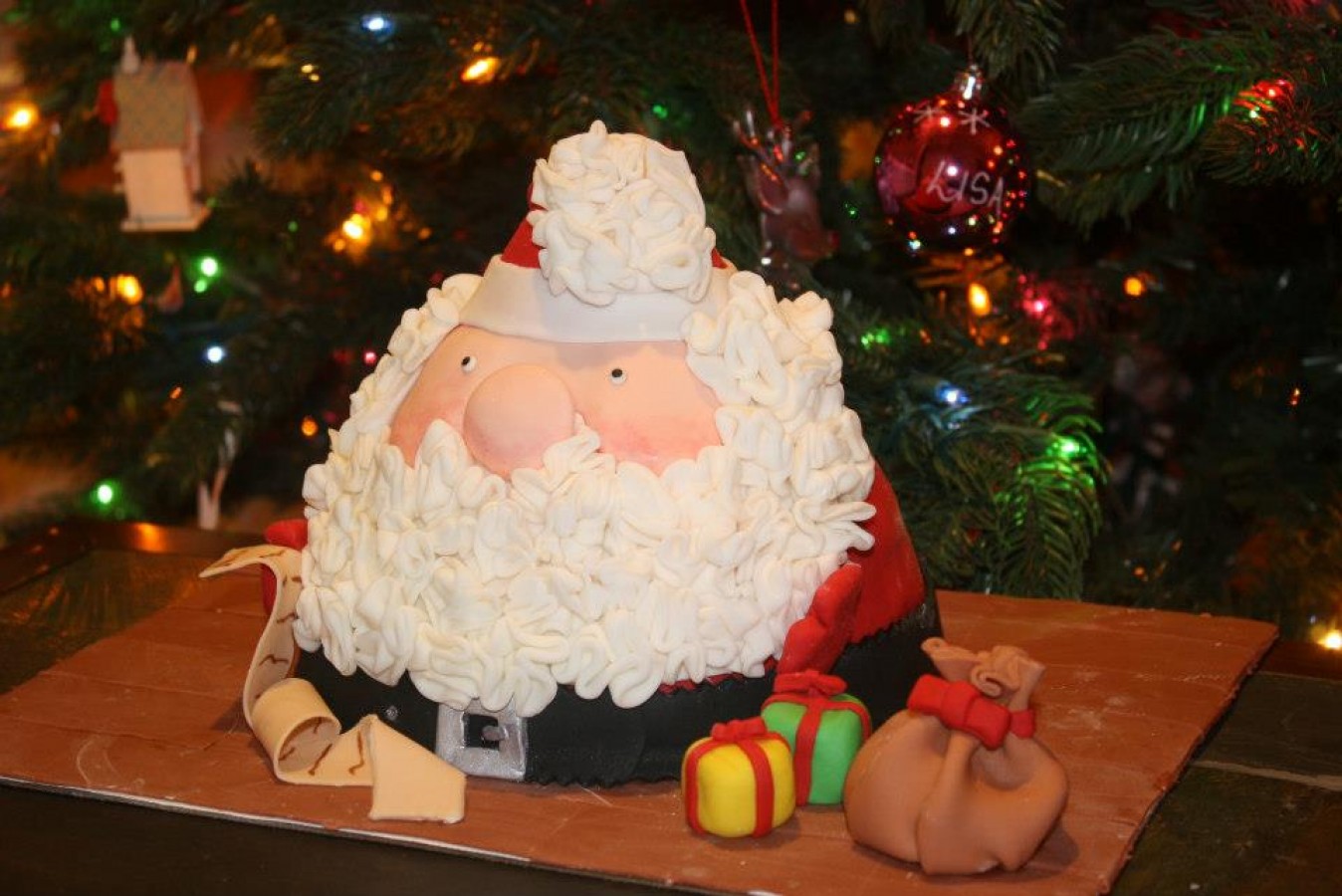 Santa Cake All Fondant Detailing - CakeCentral.com