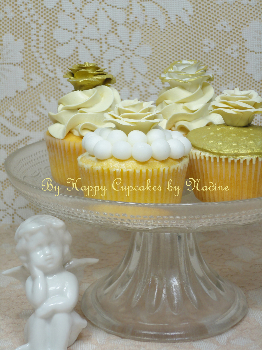 Cupcakes In Ivory, White And Gold - CakeCentral.com
