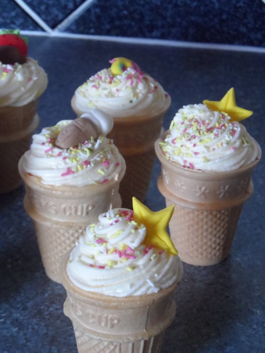 Icecream Cupcake - CakeCentral.com