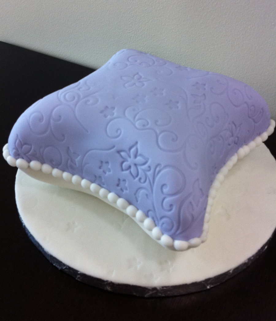 Pillow Cake - CakeCentral.com