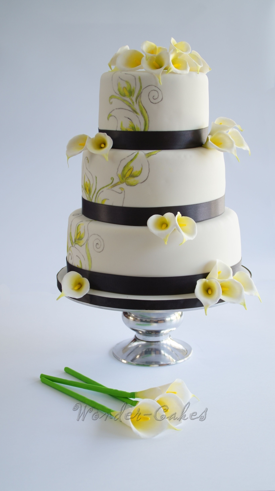 Weddingcake With Calla Lilies - CakeCentral.com