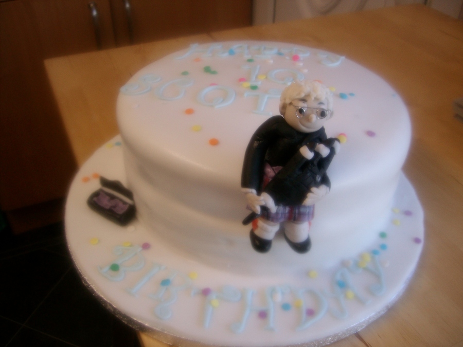 Playing The Bagpipes - CakeCentral.com