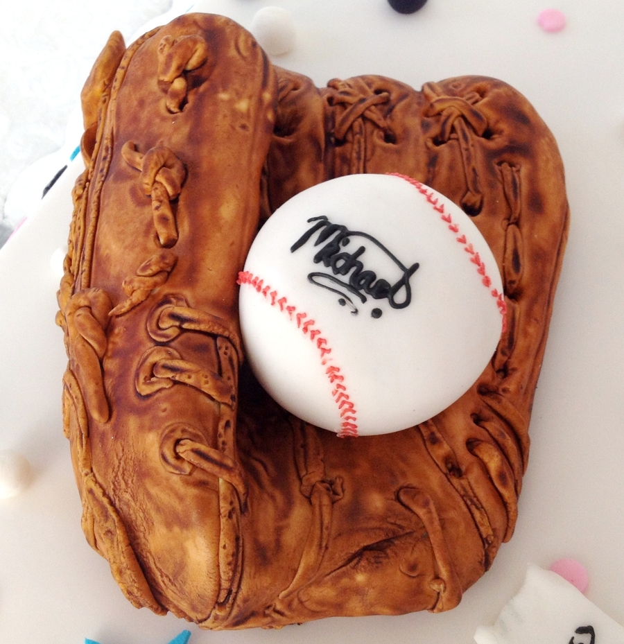 Baseball Glove! - CakeCentral.com