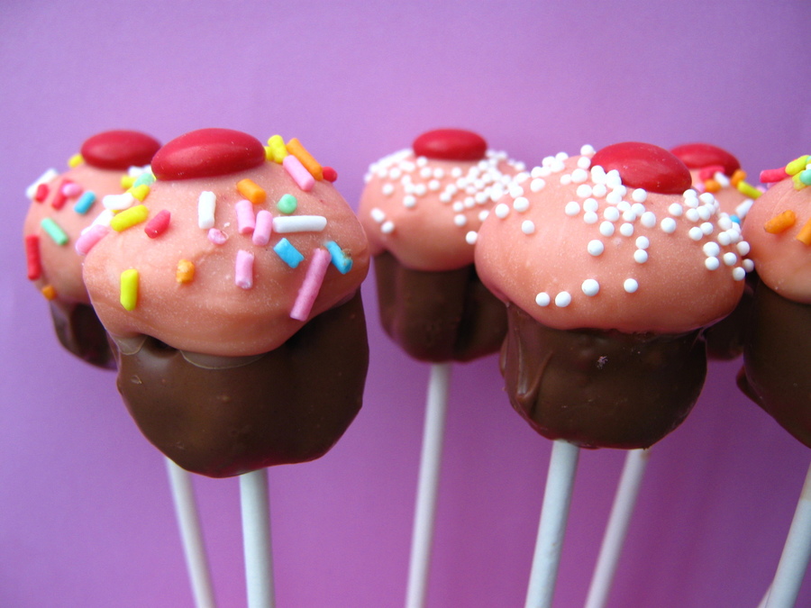 Cupcake Pops - CakeCentral.com