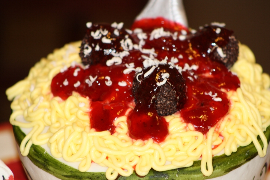 Spaghetti Cake - CakeCentral.com