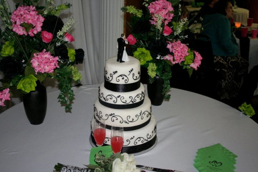 Black Scrolls - CakeCentral.com