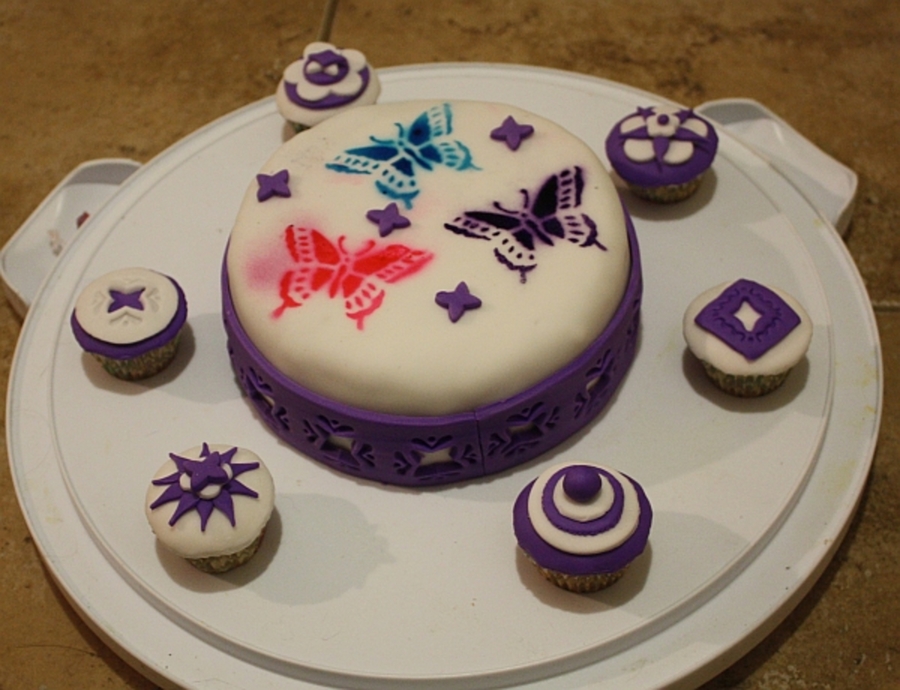 Airbrushing - CakeCentral.com