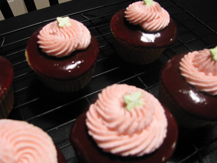 Raspberry Beret - CakeCentral.com